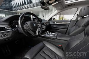 Black BMW 730 2019 in Jurmala, with an engine capacity of 3.00 L and mileage of 224 thousand km for 31500 €, photo 13 on AUTOMOTO.COM.LV