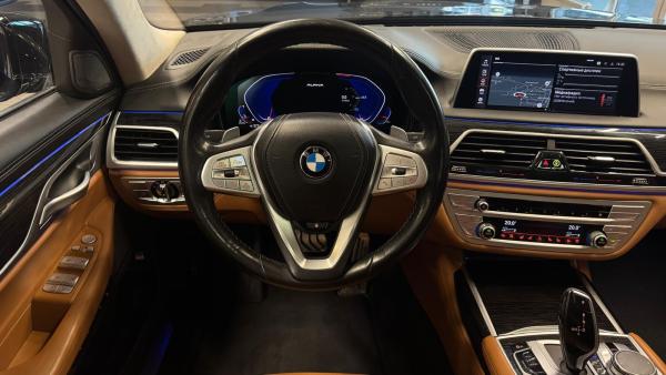 Melns BMW 730 2019 Rīga, ar dzinēja tilpumu 3.00 L un nobraukumu 172 tūkst. km par 62990 €, foto 10 vietnē AUTOMOTO.COM.LV