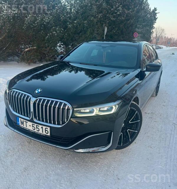 Black BMW 730 2020 in Jelgava, with an engine capacity of 3.00 L and mileage of 107 thousand km for 47000 €, photo 2 on AUTOMOTO.COM.LV