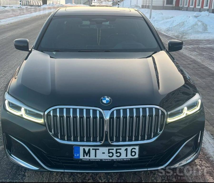Black BMW 730 2020 in Jelgava, with an engine capacity of 3.00 L and mileage of 107 thousand km for 47000 €, photo 4 on AUTOMOTO.COM.LV