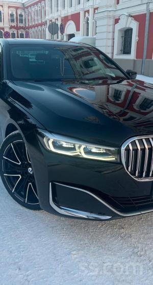 Black BMW 730 2020 in Jelgava, with an engine capacity of 3.00 L and mileage of 107 thousand km for 47000 €, photo 5 on AUTOMOTO.COM.LV