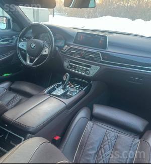 Black BMW 730 2020 in Jelgava, with an engine capacity of 3.00 L and mileage of 107 thousand km for 47000 €, photo 14 on AUTOMOTO.COM.LV