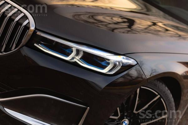 Black BMW 730 2020 in Jelgava, with an engine capacity of 3.00 L and mileage of 108 thousand km for 44000 €, photo 2 on AUTOMOTO.COM.LV