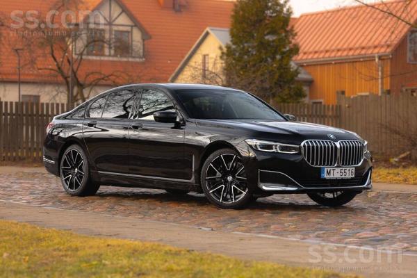 Black BMW 730 2020 in Jelgava, with an engine capacity of 3.00 L and mileage of 108 thousand km for 44000 €, photo 5 on AUTOMOTO.COM.LV