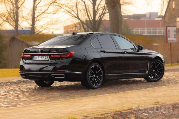 Black BMW 730 2020 in Jelgava, with an engine capacity of 3.00 L and mileage of 108 thousand km for 44000 €, photo 8 on AUTOMOTO.COM.LV