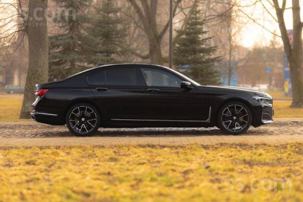 Black BMW 730 2020 in Jelgava, with an engine capacity of 3.00 L and mileage of 108 thousand km for 44000 €, photo 9 on AUTOMOTO.COM.LV