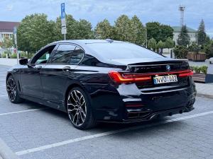 Black BMW 730 2020 in Vilnius, with an engine capacity of 3.00 L and mileage of 88 thousand km for 37900 €, photo 4 on AUTOMOTO.COM.LV