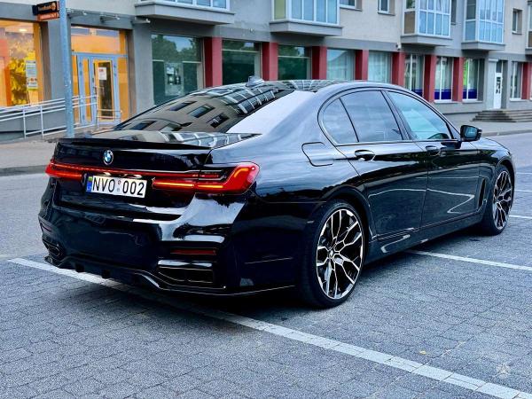 Black BMW 730 2020 in Vilnius, with an engine capacity of 3.00 L and mileage of 88 thousand km for 37900 €, photo 4 on AUTOMOTO.COM.LV