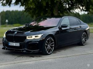 Black BMW 730 2020 in Vilnius, with an engine capacity of 3.00 L and mileage of 88 thousand km for 37900 €, photo 8 on AUTOMOTO.COM.LV