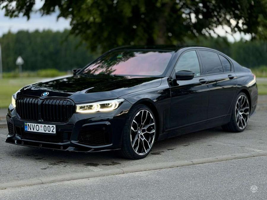 Black BMW 730 2020 in Vilnius, with an engine capacity of 3.00 L and mileage of 88 thousand km for 37900 €, photo 8 on AUTOMOTO.COM.LV