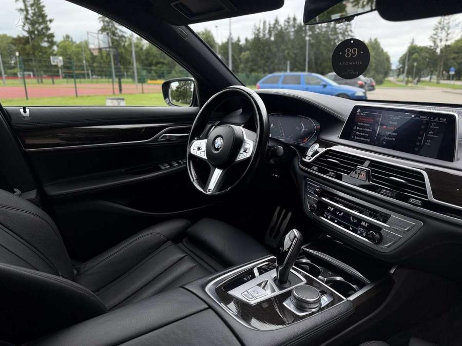 Black BMW 730 2020 in Vilnius, with an engine capacity of 3.00 L and mileage of 88 thousand km for 37900 €, photo 11 on AUTOMOTO.COM.LV