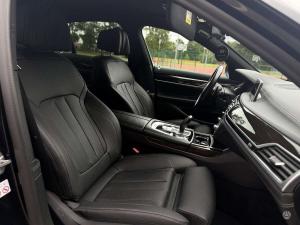 Black BMW 730 2020 in Vilnius, with an engine capacity of 3.00 L and mileage of 88 thousand km for 37900 €, photo 14 on AUTOMOTO.COM.LV