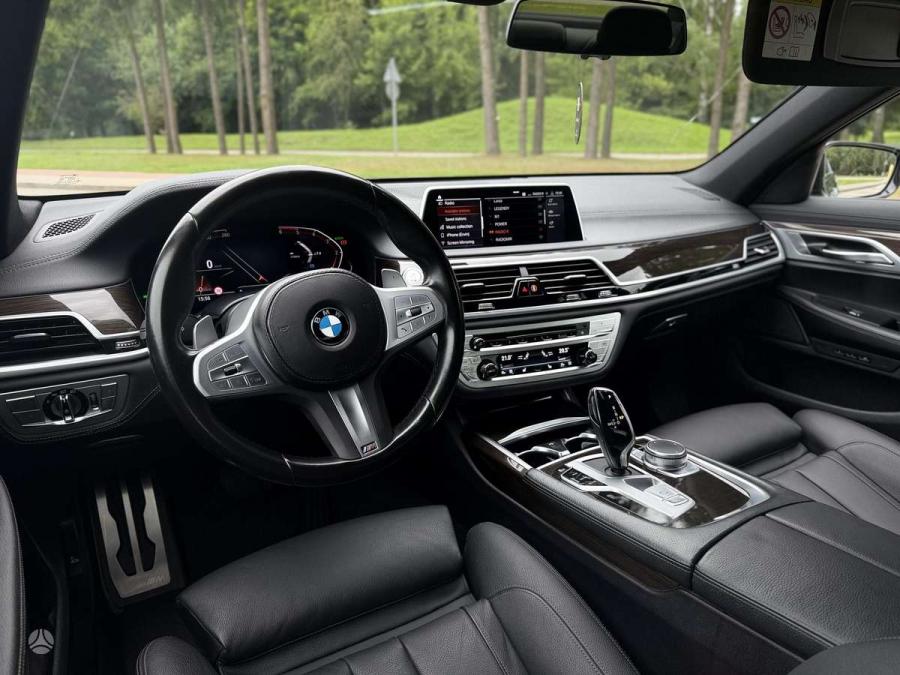Black BMW 730 2020 in Vilnius, with an engine capacity of 3.00 L and mileage of 88 thousand km for 37900 €, photo 15 on AUTOMOTO.COM.LV