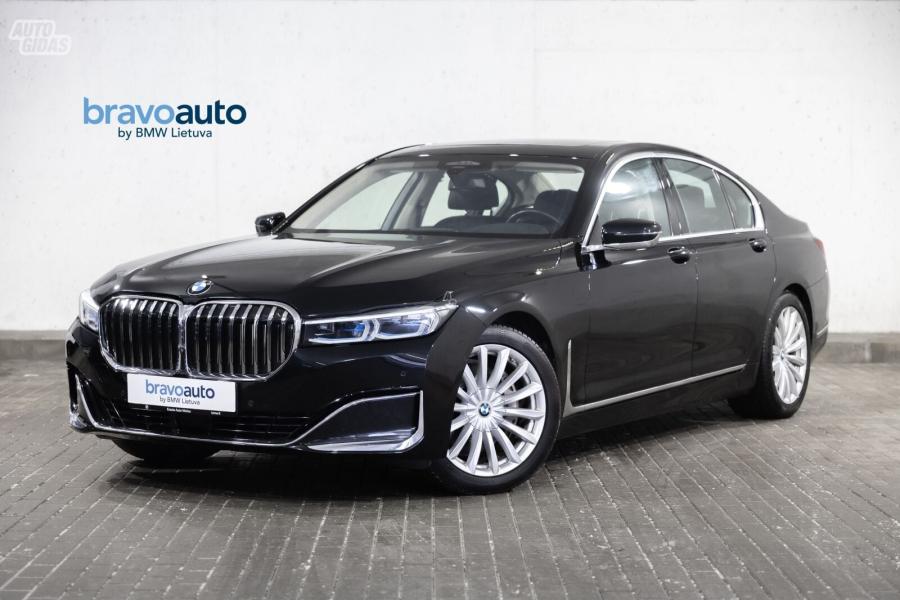 Black BMW 730 2021 in Vilnius, with an engine capacity of 3.00 L and mileage of 108 thousand km for 45881 €, photo 1 on AUTOMOTO.COM.LV