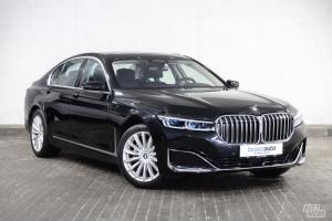 Black BMW 730 2021 in Vilnius, with an engine capacity of 3.00 L and mileage of 108 thousand km for 45881 €, photo 3 on AUTOMOTO.COM.LV