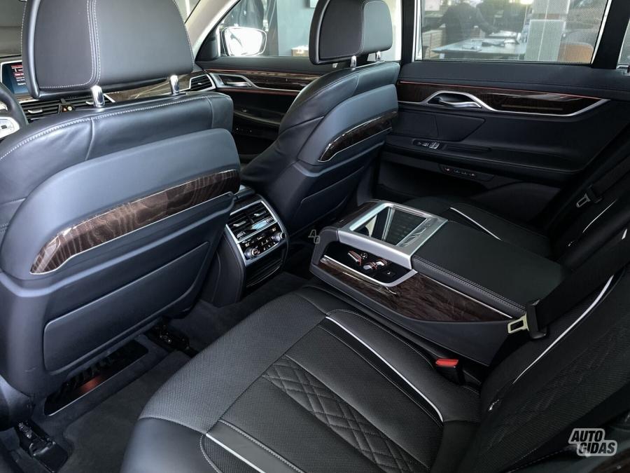 Melns BMW 730 2021 Klaipėda, ar dzinēja tilpumu 3.00 L un nobraukumu 109 tūkst. km par 41491 €, foto 15 vietnē AUTOMOTO.COM.LV