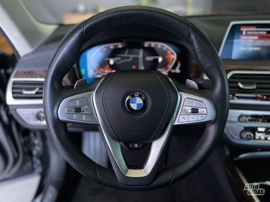 Melns BMW 730 2021 Klaipėda, ar dzinēja tilpumu 3.00 L un nobraukumu 109 tūkst. km par 41491 €, foto 17 vietnē AUTOMOTO.COM.LV