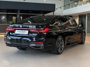 Melns BMW 730 2022 Klaipėda, ar dzinēja tilpumu 3.00 L un nobraukumu 51 tūkst. km par 52492 €, foto 5 vietnē AUTOMOTO.COM.LV