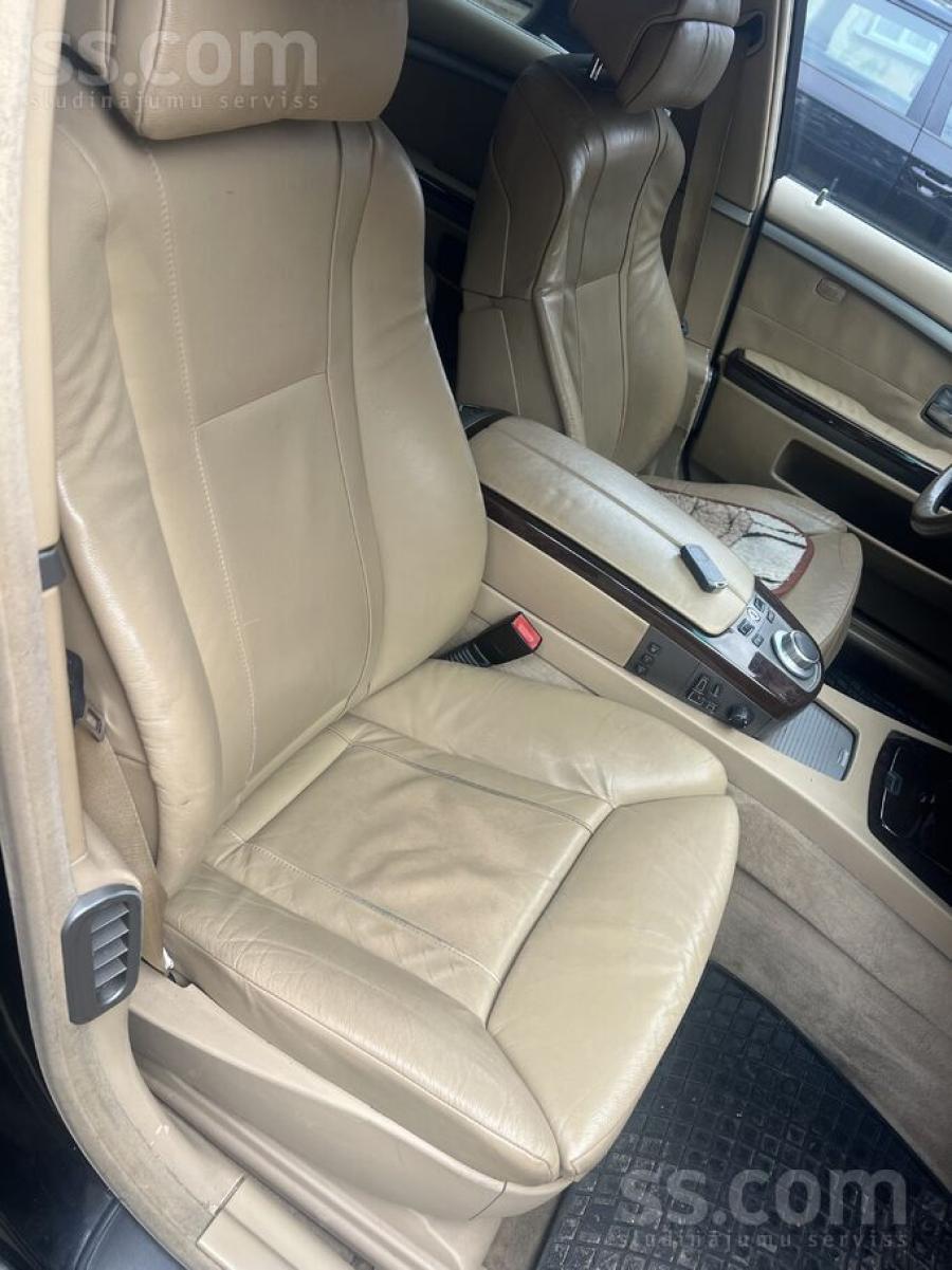 Black BMW 730 2006 in Riga, with an engine capacity of 3.00 L and mileage of 280 thousand km for 4000 €, photo 4 on AUTOMOTO.COM.LV