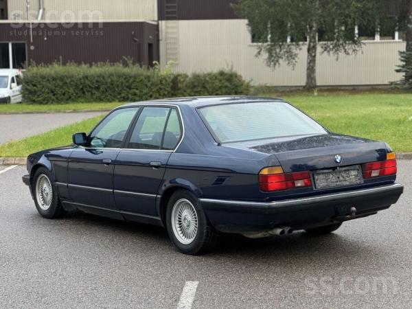 Zils BMW 730 1986 Rīga, ar dzinēja tilpumu 3.00 L un nobraukumu 299 tūkst. km par 6250 €, foto 7 vietnē AUTOMOTO.COM.LV