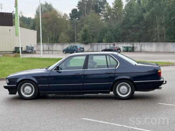 Zils BMW 730 1986 Rīga, ar dzinēja tilpumu 3.00 L un nobraukumu 299 tūkst. km par 6250 €, foto 8 vietnē AUTOMOTO.COM.LV