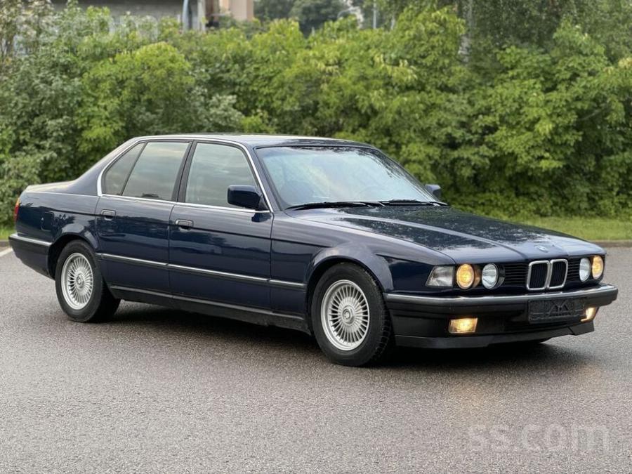 Синий БМВ 730 1986 в Рига, объемом двигателя 3.00 л и пробегом 299 тыс. км за 6250 €, фото 4 на AUTOMOTO.COM.LV