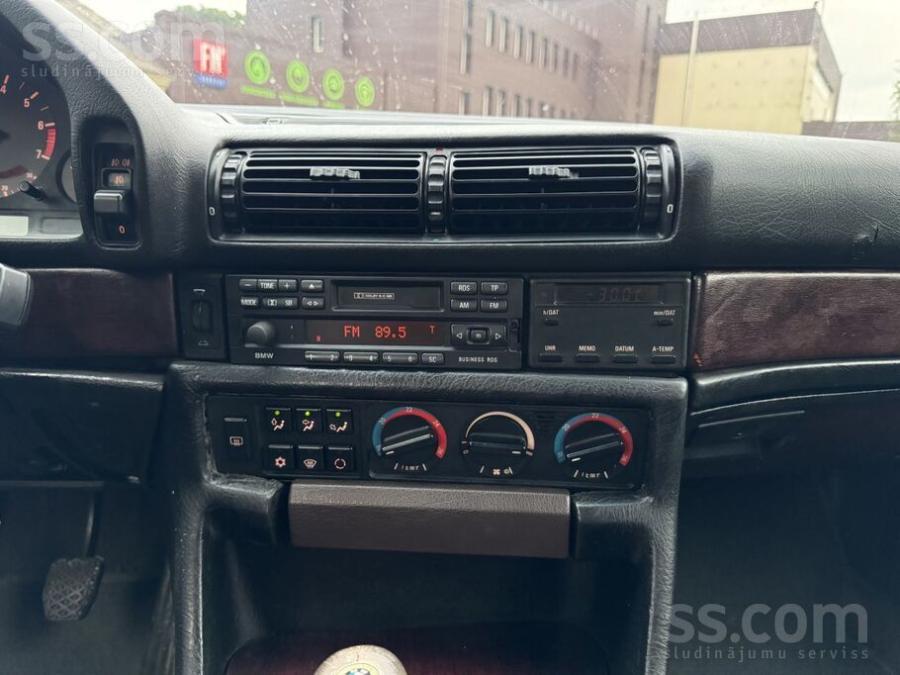 Синий БМВ 730 1986 в Рига, объемом двигателя 3.00 л и пробегом 299 тыс. км за 6250 €, фото 19 на AUTOMOTO.COM.LV