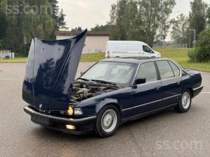 Синий БМВ 730 1986 в Рига, объемом двигателя 3.00 л и пробегом 299 тыс. км за 6250 €, фото 21 на AUTOMOTO.COM.LV