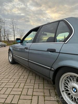Blue BMW 730 1990 in Riga, with an engine capacity of 3.00 L and mileage of 268 thousand km for 7550 €, photo 6 on AUTOMOTO.COM.LV
