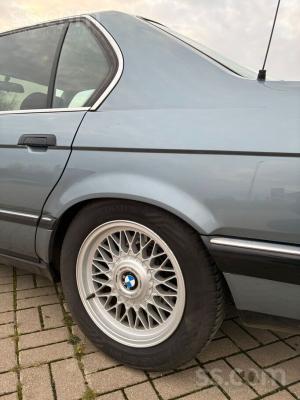 Blue BMW 730 1990 in Riga, with an engine capacity of 3.00 L and mileage of 268 thousand km for 7550 €, photo 7 on AUTOMOTO.COM.LV