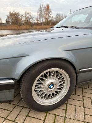 Blue BMW 730 1990 in Riga, with an engine capacity of 3.00 L and mileage of 268 thousand km for 7550 €, photo 8 on AUTOMOTO.COM.LV
