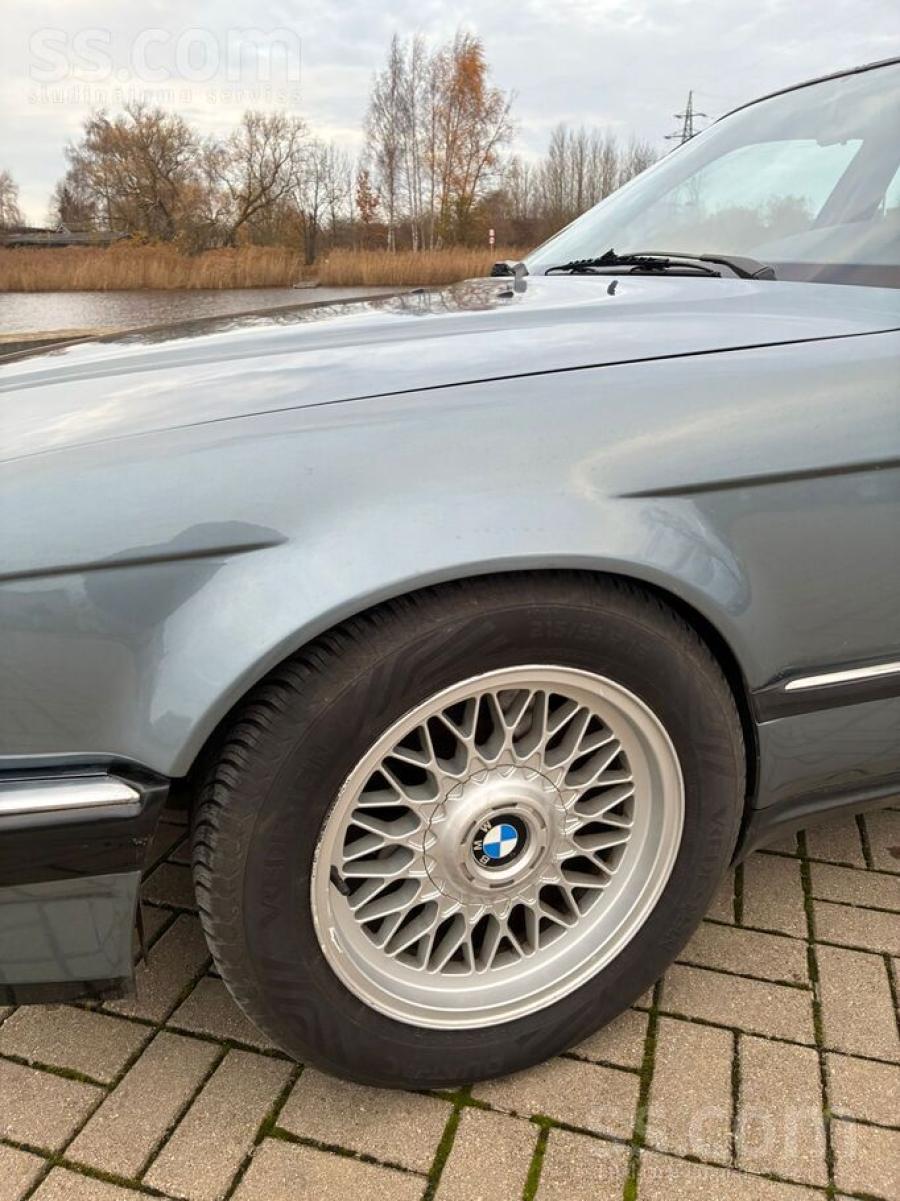 Blue BMW 730 1990 in Riga, with an engine capacity of 3.00 L and mileage of 268 thousand km for 7550 €, photo 8 on AUTOMOTO.COM.LV