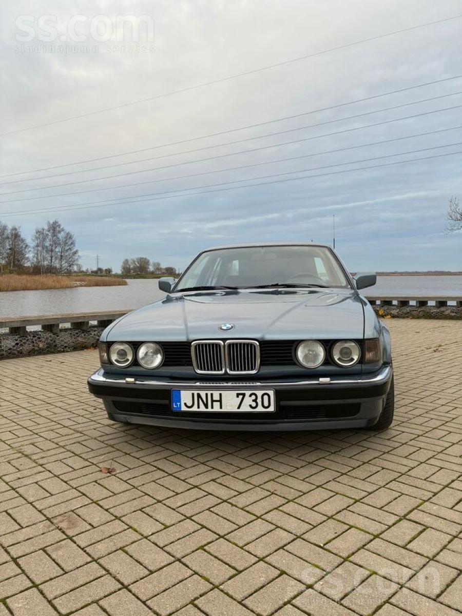 Blue BMW 730 1990 in Riga, with an engine capacity of 3.00 L and mileage of 268 thousand km for 7550 €, photo 10 on AUTOMOTO.COM.LV