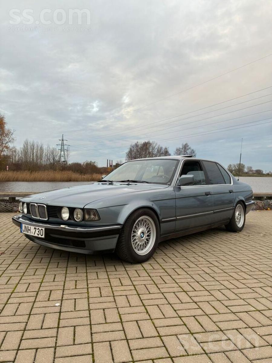 Blue BMW 730 1990 in Riga, with an engine capacity of 3.00 L and mileage of 268 thousand km for 7550 €, photo 11 on AUTOMOTO.COM.LV