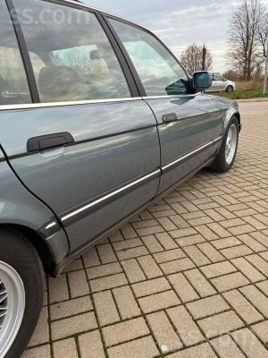 Blue BMW 730 1990 in Riga, with an engine capacity of 3.00 L and mileage of 268 thousand km for 7550 €, photo 13 on AUTOMOTO.COM.LV
