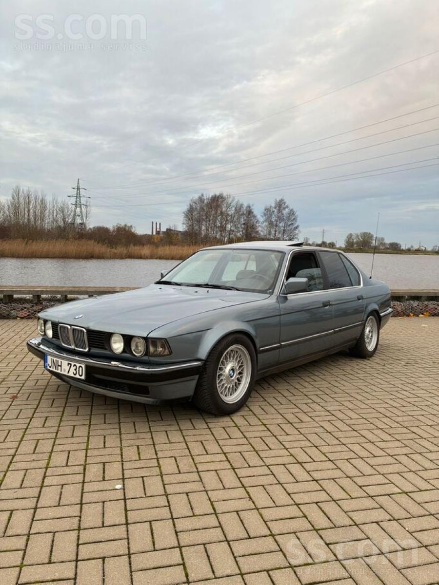 Blue BMW 730 1990 in Riga, with an engine capacity of 3.00 L and mileage of 268 thousand km for 7550 €, photo 15 on AUTOMOTO.COM.LV