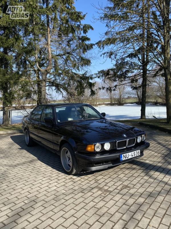 Zils BMW 730 1994 Joniškis, ar dzinēja tilpumu 3.00 L un nobraukumu 290 tūkst. km par 7350 €, foto 1 vietnē AUTOMOTO.COM.LV