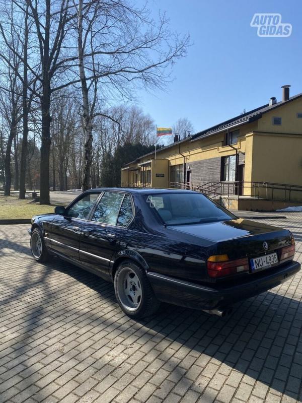 Zils BMW 730 1994 Joniškis, ar dzinēja tilpumu 3.00 L un nobraukumu 290 tūkst. km par 7350 €, foto 2 vietnē AUTOMOTO.COM.LV
