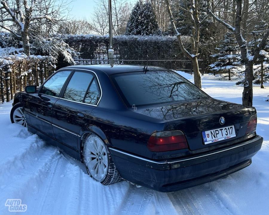 Blue BMW 730 1999 in Sirvintos, with an engine capacity of 3.00 L and mileage of 400 thousand km for 2750 €, photo 4 on AUTOMOTO.COM.LV