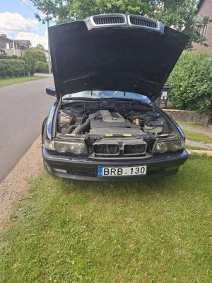 Zils BMW 730 1999 Viļņa, ar dzinēja tilpumu 2.93 L un nobraukumu 262 tūkst. km par 7300 €, foto 12 vietnē AUTOMOTO.COM.LV