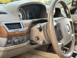 Zils BMW 730 2002 Viļņa, ar dzinēja tilpumu 2.99 L un nobraukumu 300 tūkst. km par 1500 €, foto 13 vietnē AUTOMOTO.COM.LV