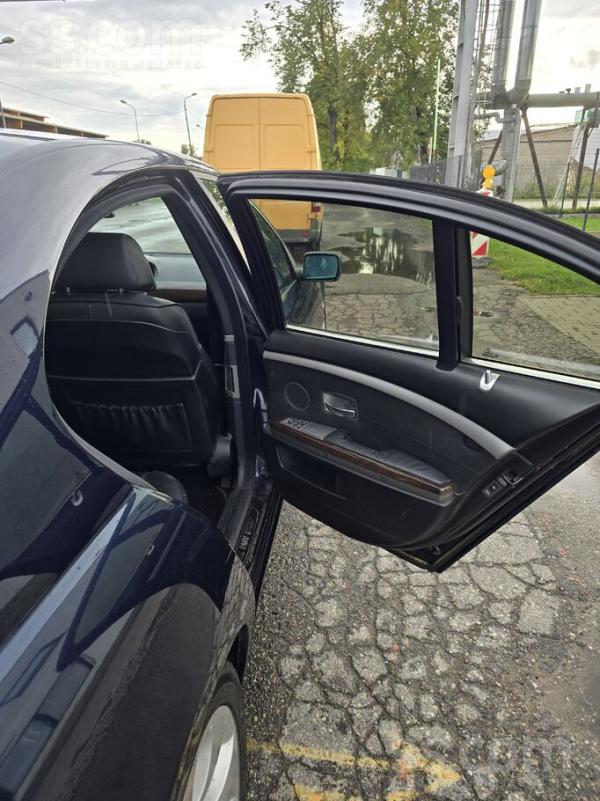 Blue BMW 730 2003 in Riga, with an engine capacity of 3.00 L and mileage of 375 thousand km for 2190 €, photo 8 on AUTOMOTO.COM.LV