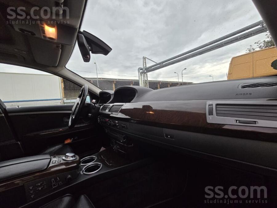 Blue BMW 730 2003 in Riga, with an engine capacity of 3.00 L and mileage of 375 thousand km for 2190 €, photo 10 on AUTOMOTO.COM.LV