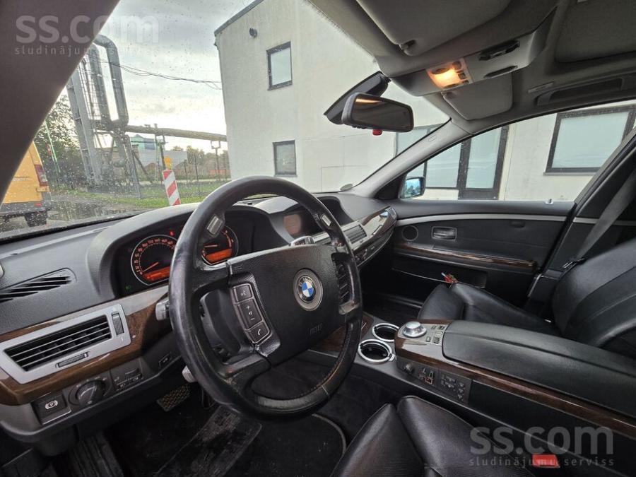 Blue BMW 730 2003 in Riga, with an engine capacity of 3.00 L and mileage of 375 thousand km for 2190 €, photo 11 on AUTOMOTO.COM.LV