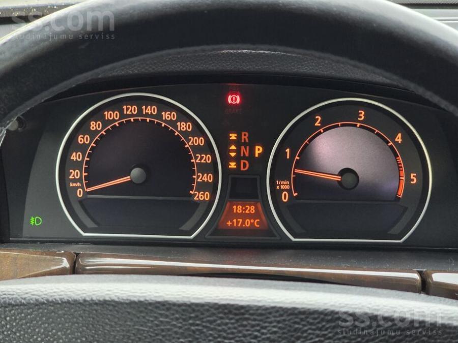 Blue BMW 730 2003 in Riga, with an engine capacity of 3.00 L and mileage of 375 thousand km for 2190 €, photo 14 on AUTOMOTO.COM.LV