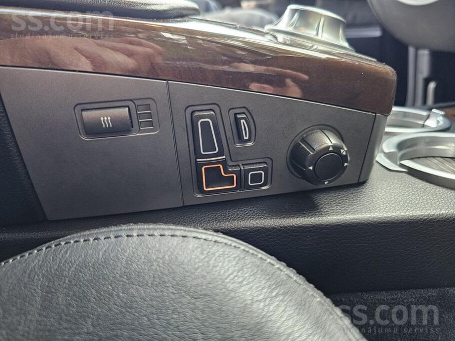 Zils BMW 730 2003 Rīga, ar dzinēja tilpumu 3.00 L un nobraukumu 290 tūkst. km par 3500 €, foto 15 vietnē AUTOMOTO.COM.LV