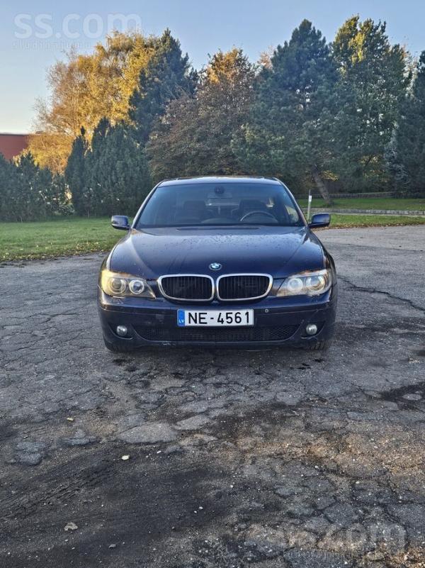 Blue BMW 730 2004 in Liepaja, with an engine capacity of 3.00 L and mileage of 447 thousand km for 2850 €, photo 3 on AUTOMOTO.COM.LV