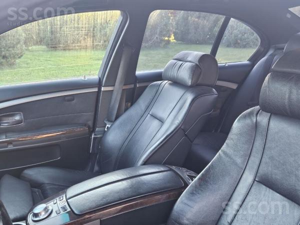 Blue BMW 730 2004 in Liepaja, with an engine capacity of 3.00 L and mileage of 447 thousand km for 2850 €, photo 9 on AUTOMOTO.COM.LV