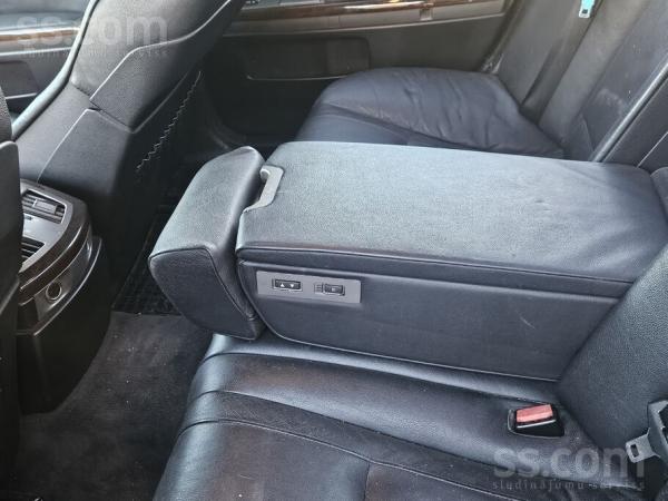 Blue BMW 730 2004 in Liepaja, with an engine capacity of 3.00 L and mileage of 447 thousand km for 2850 €, photo 10 on AUTOMOTO.COM.LV