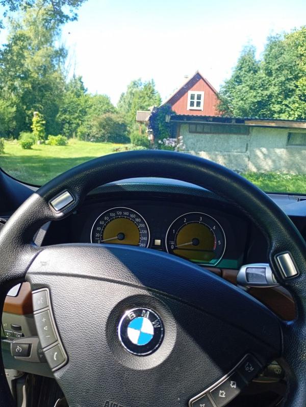 Zils BMW 730 2004 Tallina, ar dzinēja tilpumu 3.00 L un nobraukumu 312 tūkst. km par 1450 €, foto 9 vietnē AUTOMOTO.COM.LV